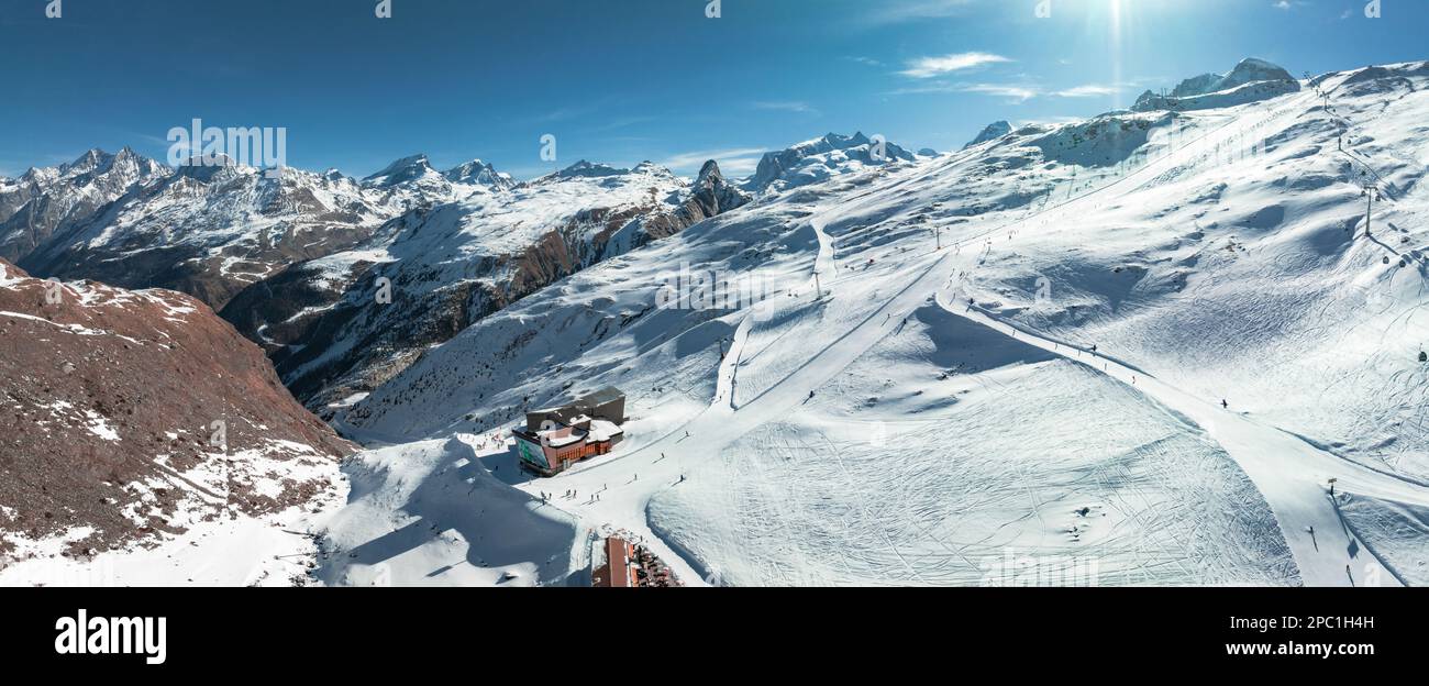 Beautiful Zermatt ski resort with view of the Matterhorn peak Stock ...