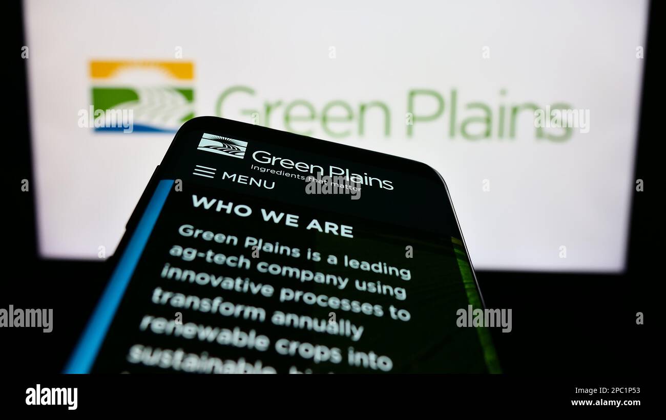 Mobile phone with website of US ethanol company Green Plains Inc. on ...