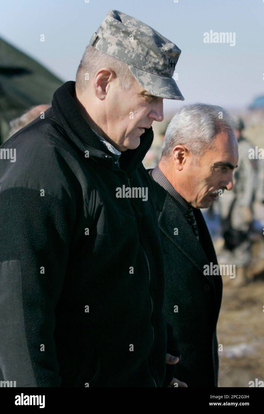 Maj. Gen. Carter Ham, left, and Iraqi commanding general and chief of ...