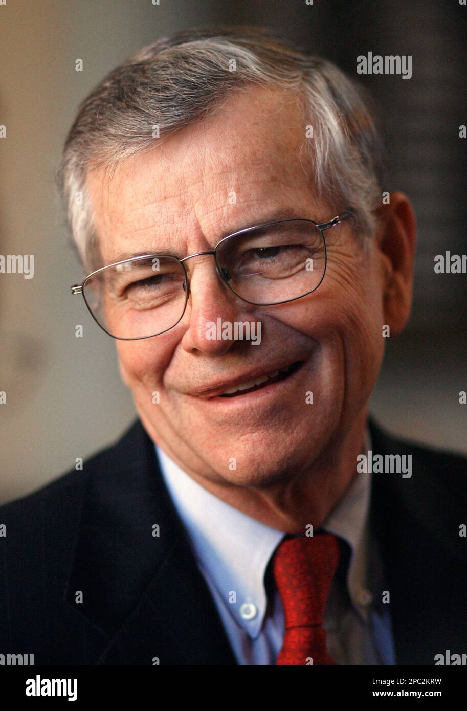 Texas House Speaker Tom Craddick, R-Midland, talks with members on the ...