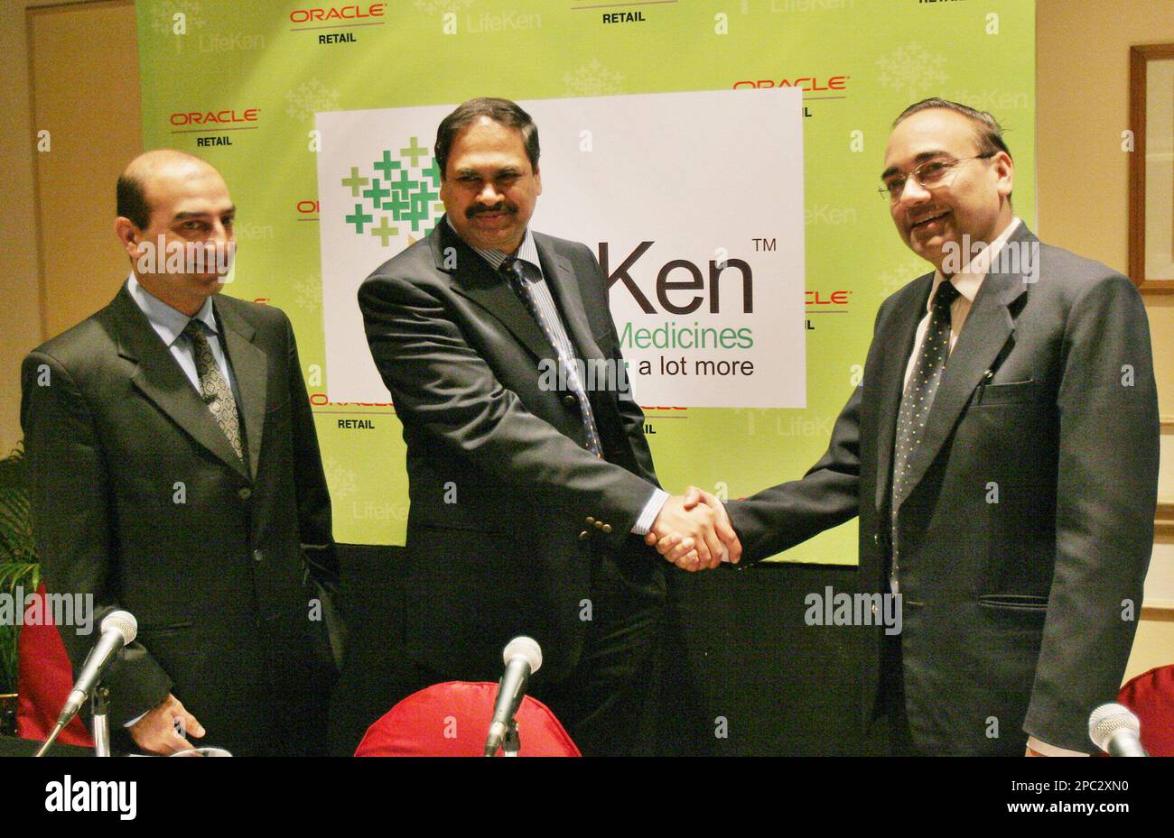 Oracle Retail in India Director and Business Head, Mukesh Mathur, right ...