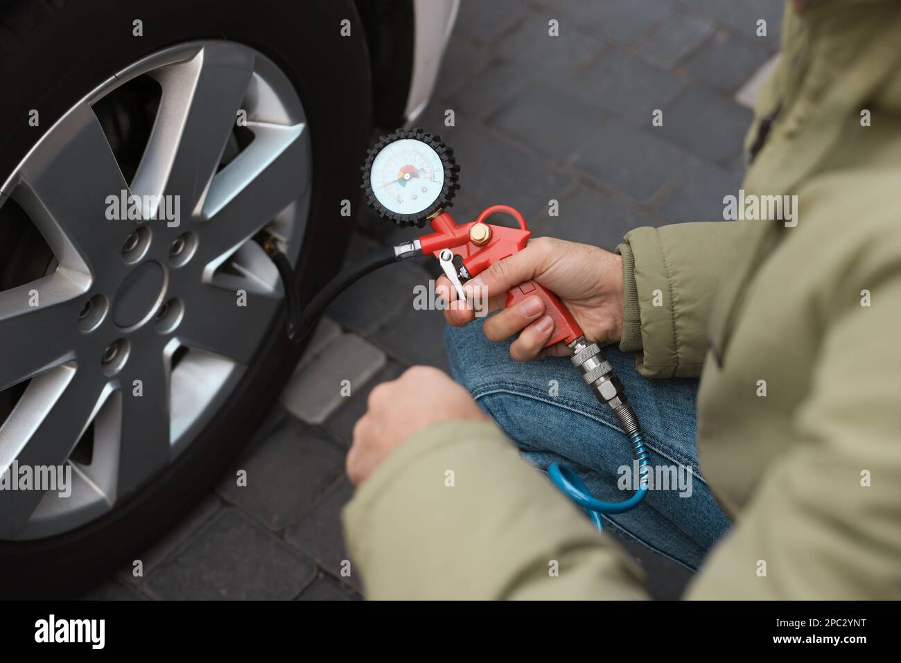Inflating station hi-res stock photography and images - Alamy