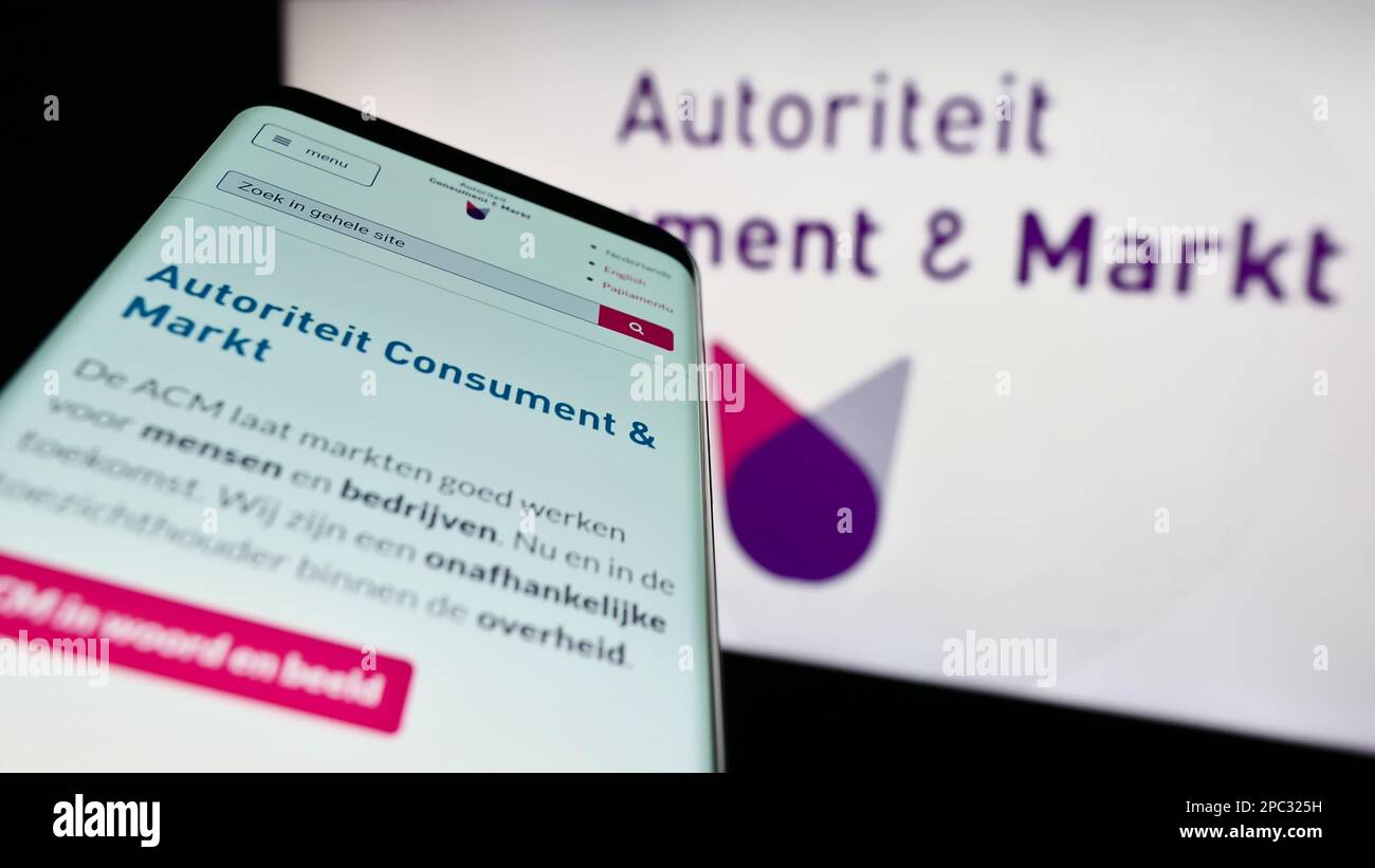 Mobile phone with website of Dutch regulator Autoriteit Consument en ...