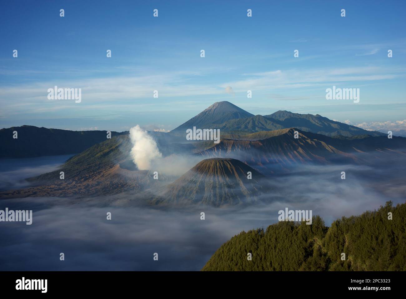 Penanjakan view hi-res stock photography and images - Alamy