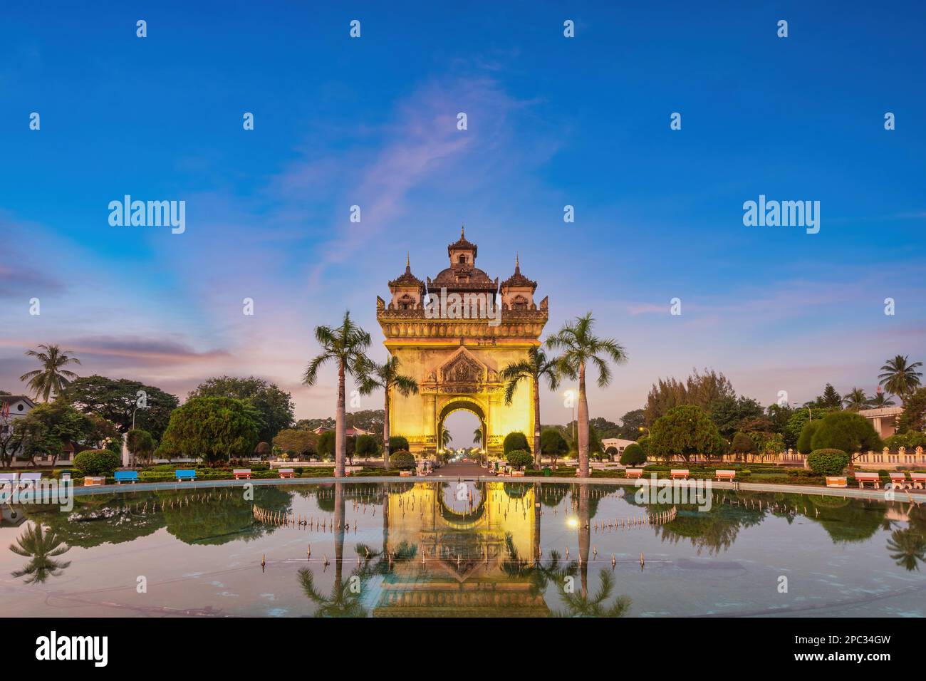 Vientiane Laos, sunset city skyline at Patuxai (Patuxay) the most ...