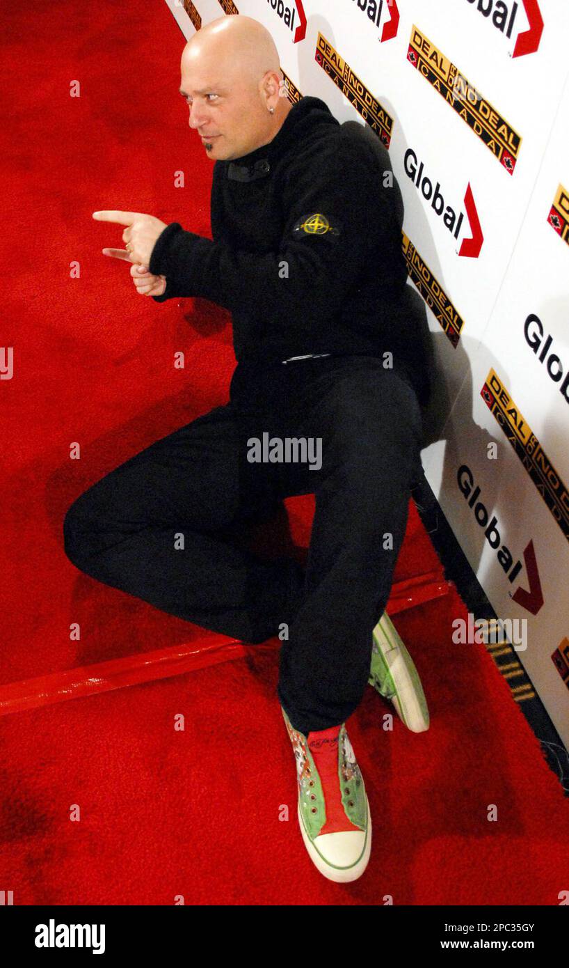 Howie Mandel poses a press conference promoting the Canadian edition of ...