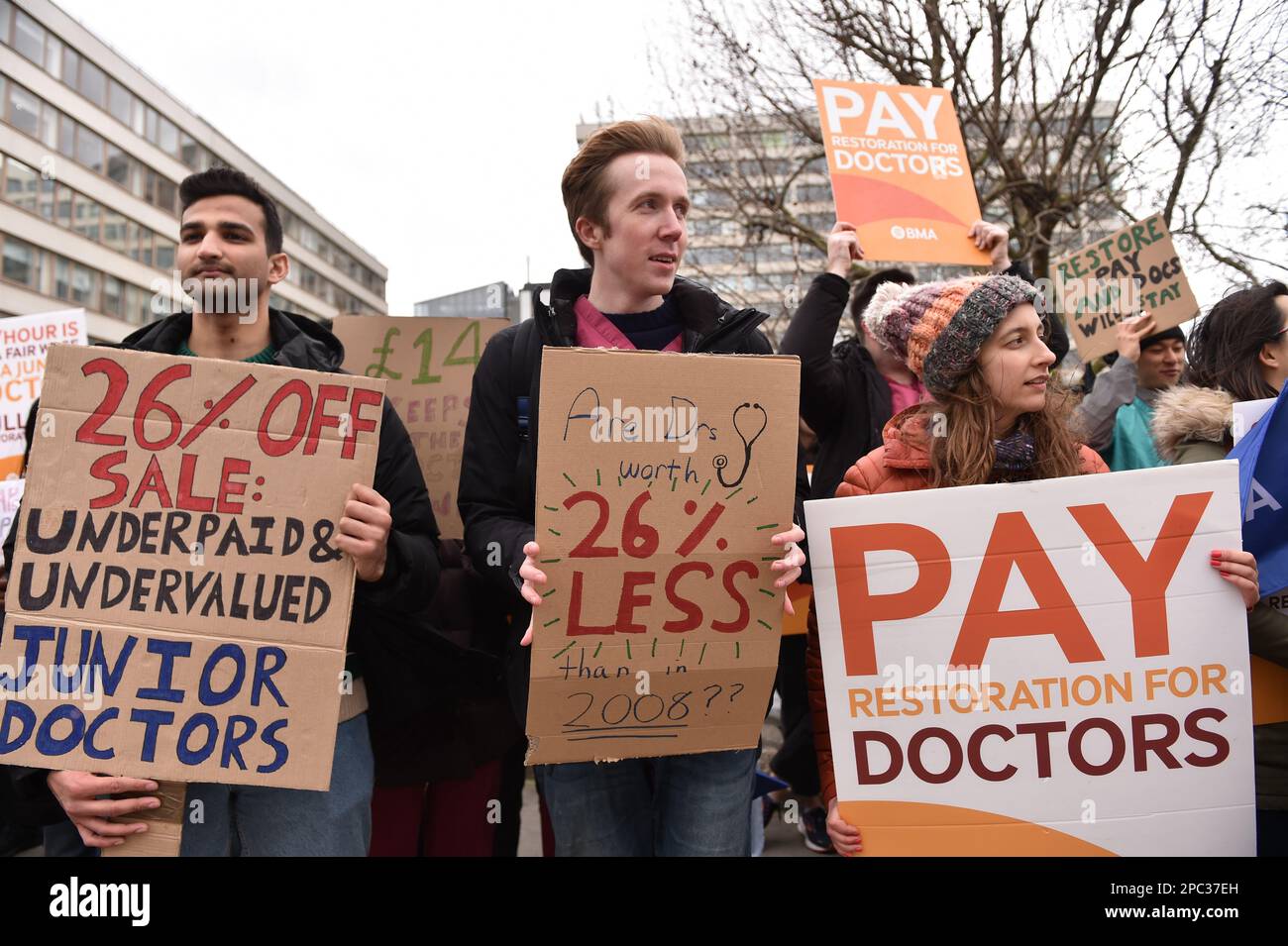 London, England, UK. 13th Mar, 2023. Junior Doctors begin 72 hour strike outside St Thomas ...