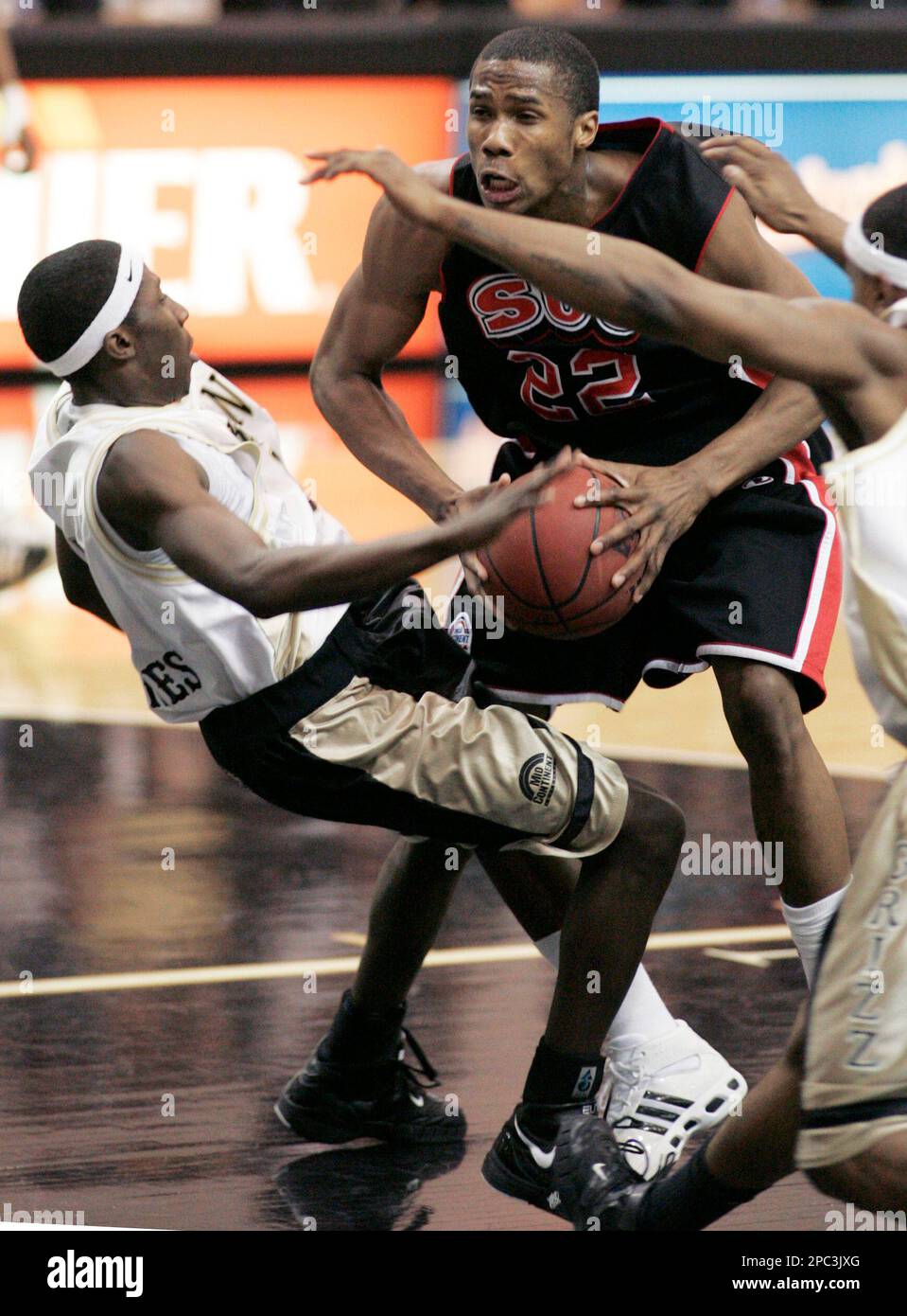 Southern Utah forward Swaney Cooper (22) sends Oakland University guard ...
