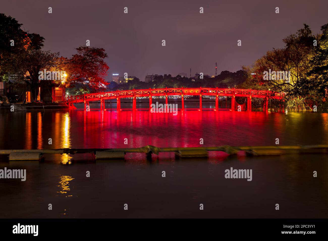 The Red Huc Bridge leading to Ngoc Son Temple at night, Hoan Kiem Lake ...