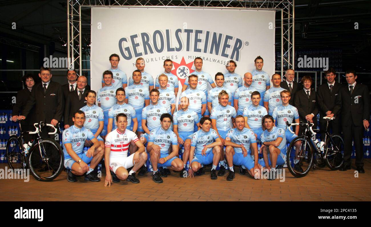 Mannschaftsfoto bei der Praesentation des Team Gerolsteiner in ...