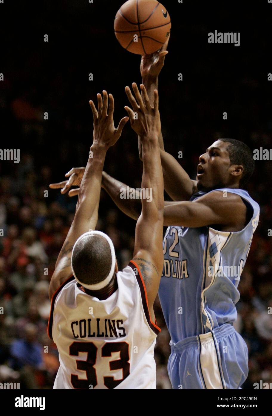 North Carolina forward Alex Stepheson (32) takes a shot over Virginia ...