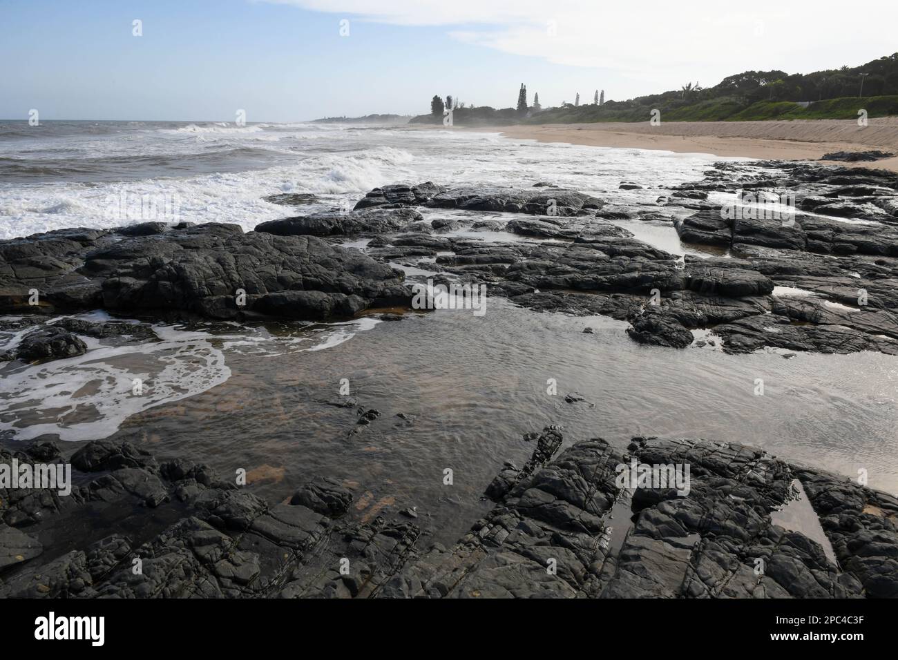 Shelly beach ocean pool hi-res stock photography and images - Alamy