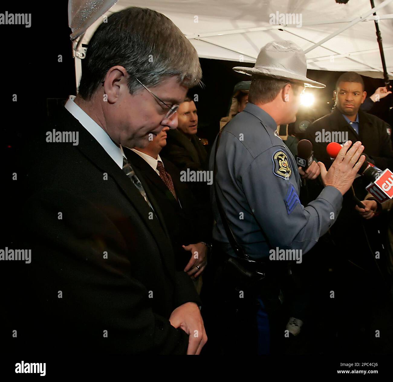 Franklin County Sheriff Gary Toelke pauses Friday, Jan. 12, 2007, in ...