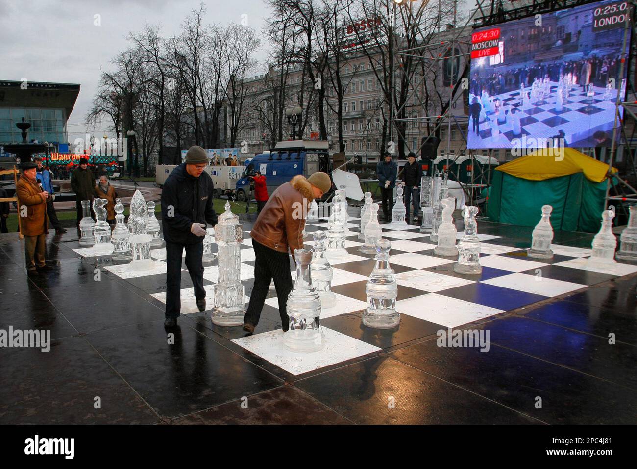 Giant ice chess pieces are moved at 64 sq meter (688.9 sq. feet) chess ...