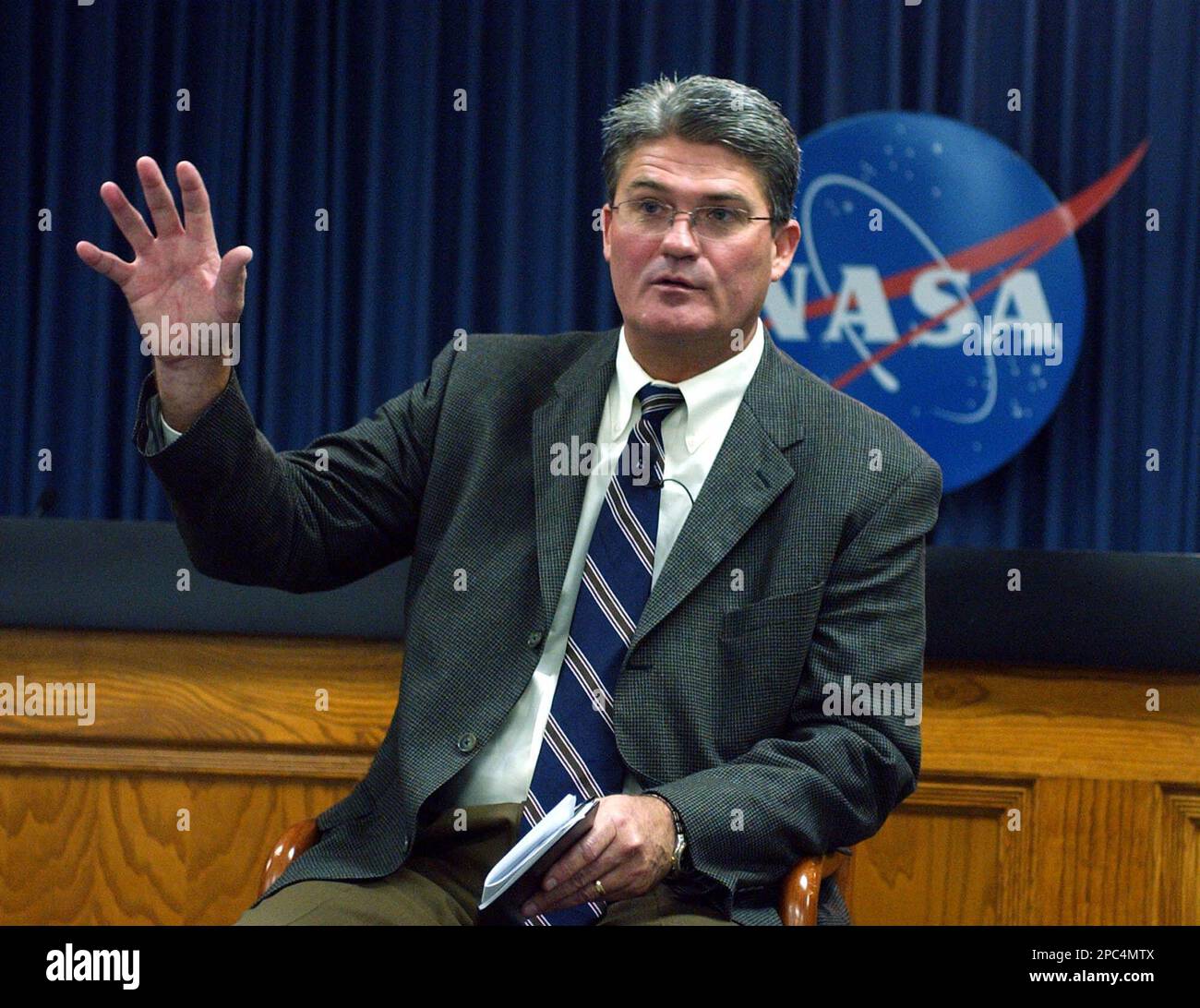 New Kennedy Space Center Director William Parsons holds an informal ...