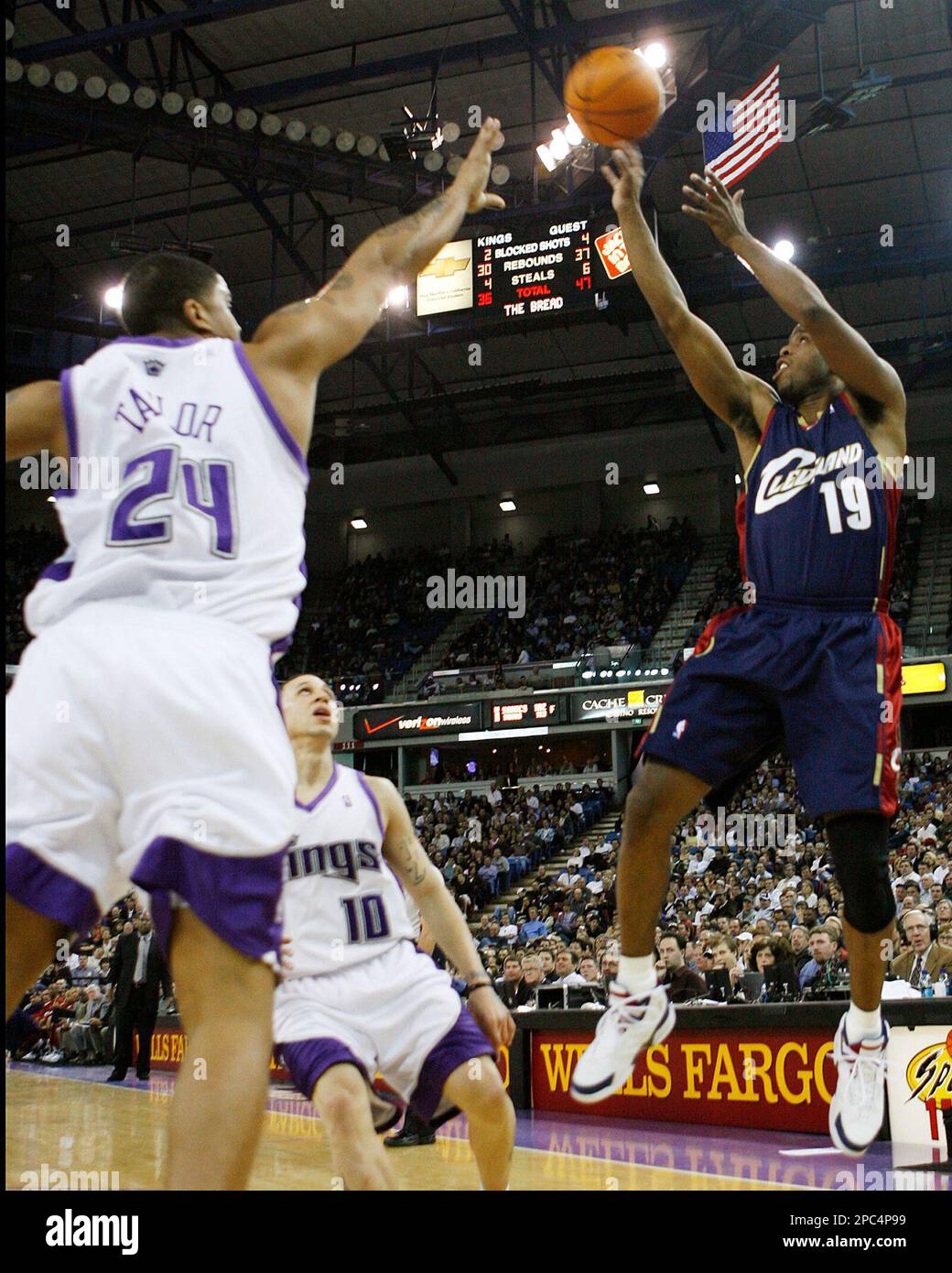 Lebron James Dunk On Damon Jones