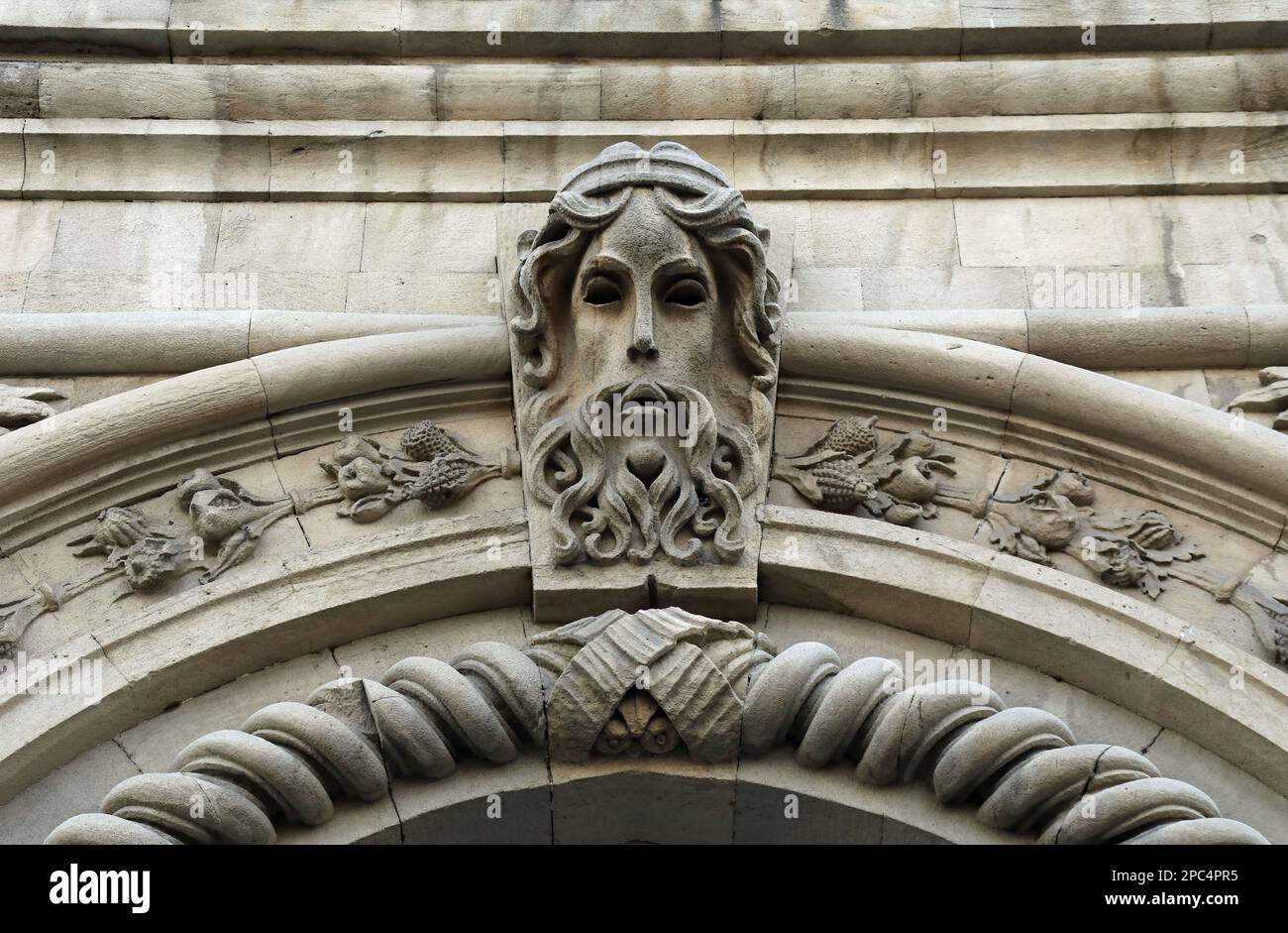 Mascaron on the facade of the Ismaiyya Palace in baku Stock Photo - Alamy