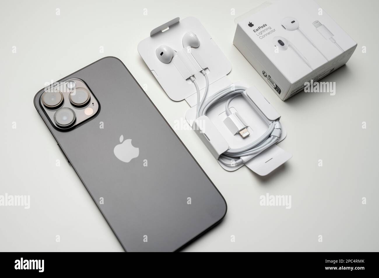 New iPhone 14 pro max and Apple Earpods, Airpods white earphones for ...