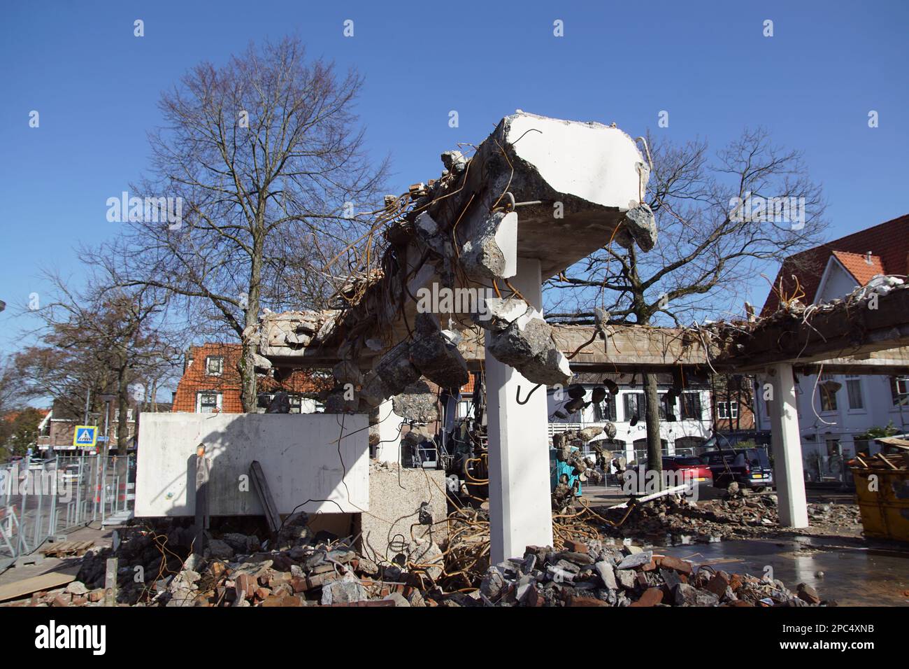 Demolition flat, apartments (Bakemaflat) in the Dutch village of Bergen ...