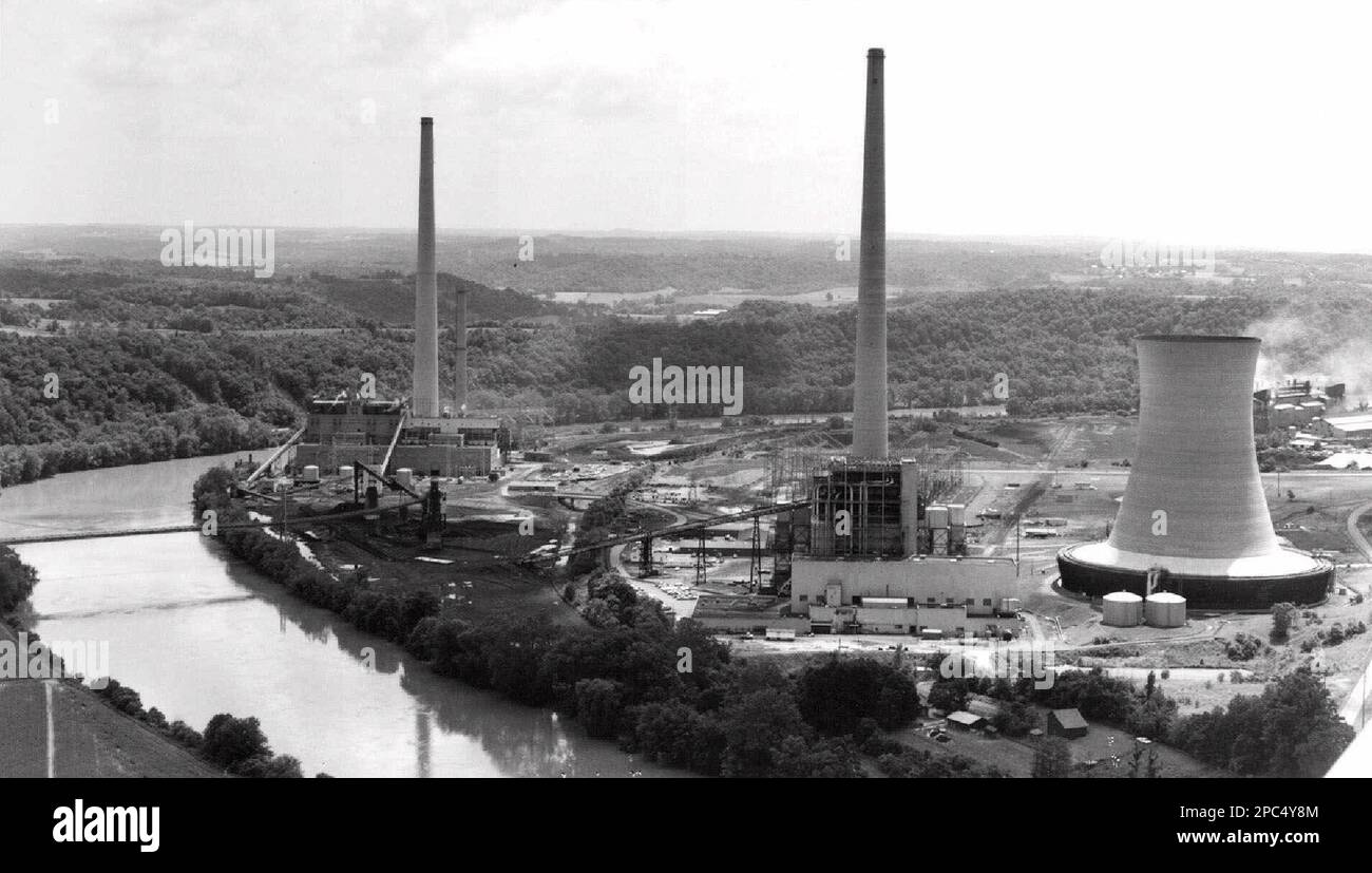 **FILE**American Electric Power's Muskingum River Plant in Beverly ...