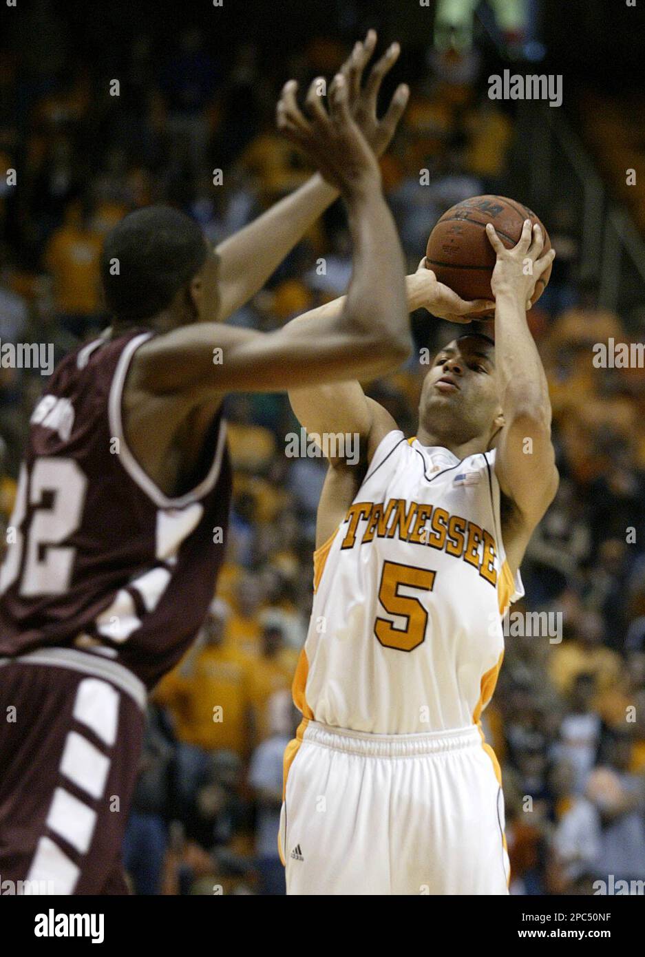 Tennessee's Chris Lofton drives against Mississippi State's Jarvis ...
