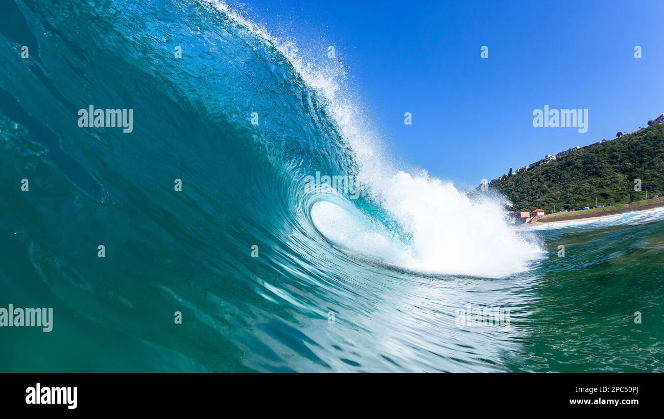 Breaking the water hi-res stock photography and images - Alamy