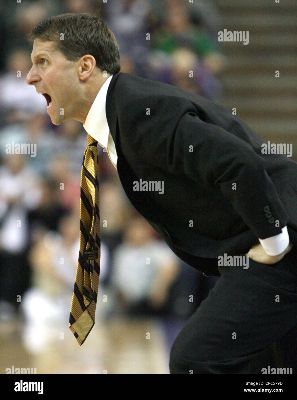 Sacramento Kings coach Eric Musselman shouts instructions to his team ...
