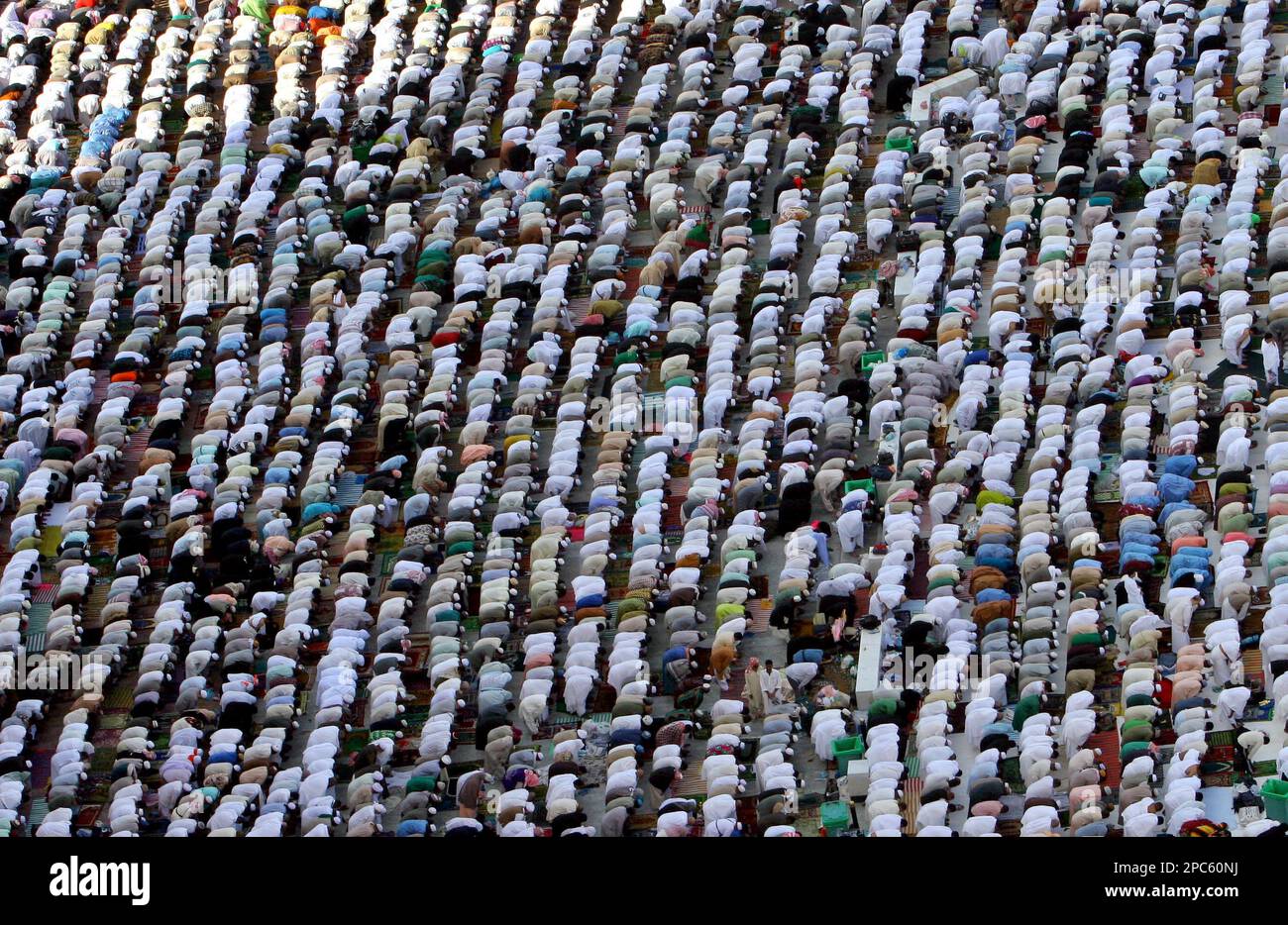 Tens of thousands of Muslim pilgrims performing the Hajj attend the ...