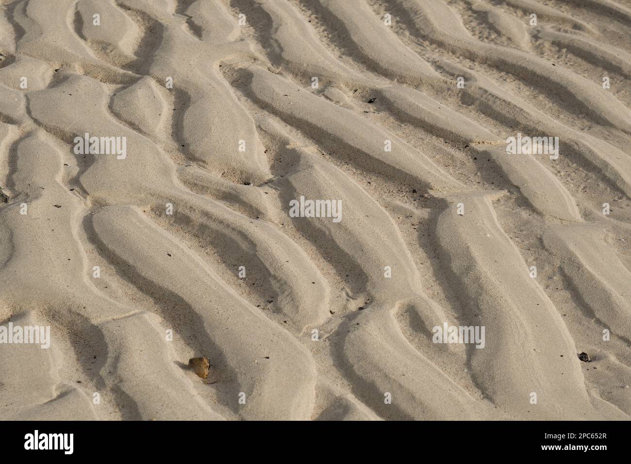 Tide marks in the sand on the beach Stock Photo - Alamy