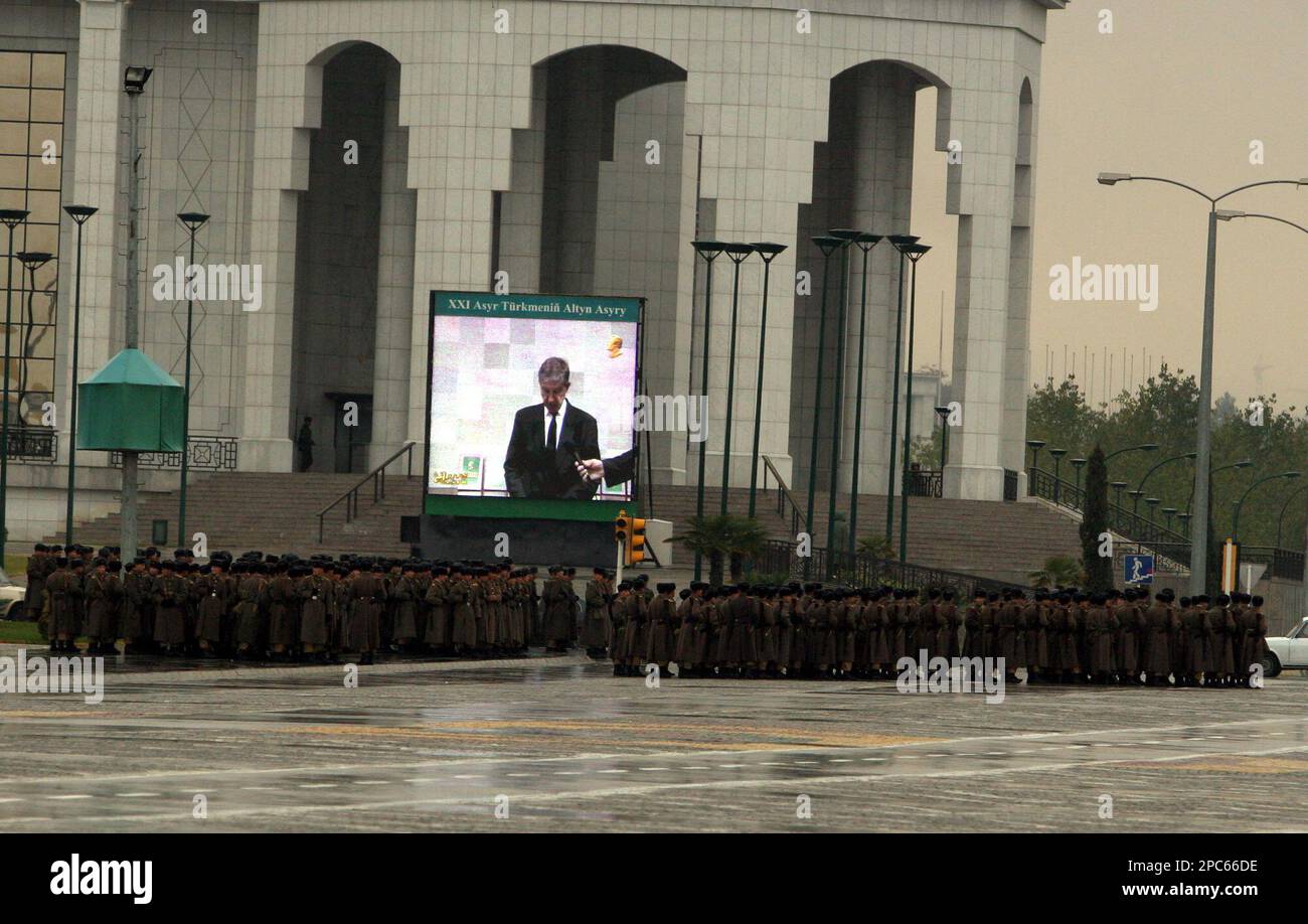 Turkmen soldiers during the preparations for the funeral of President ...
