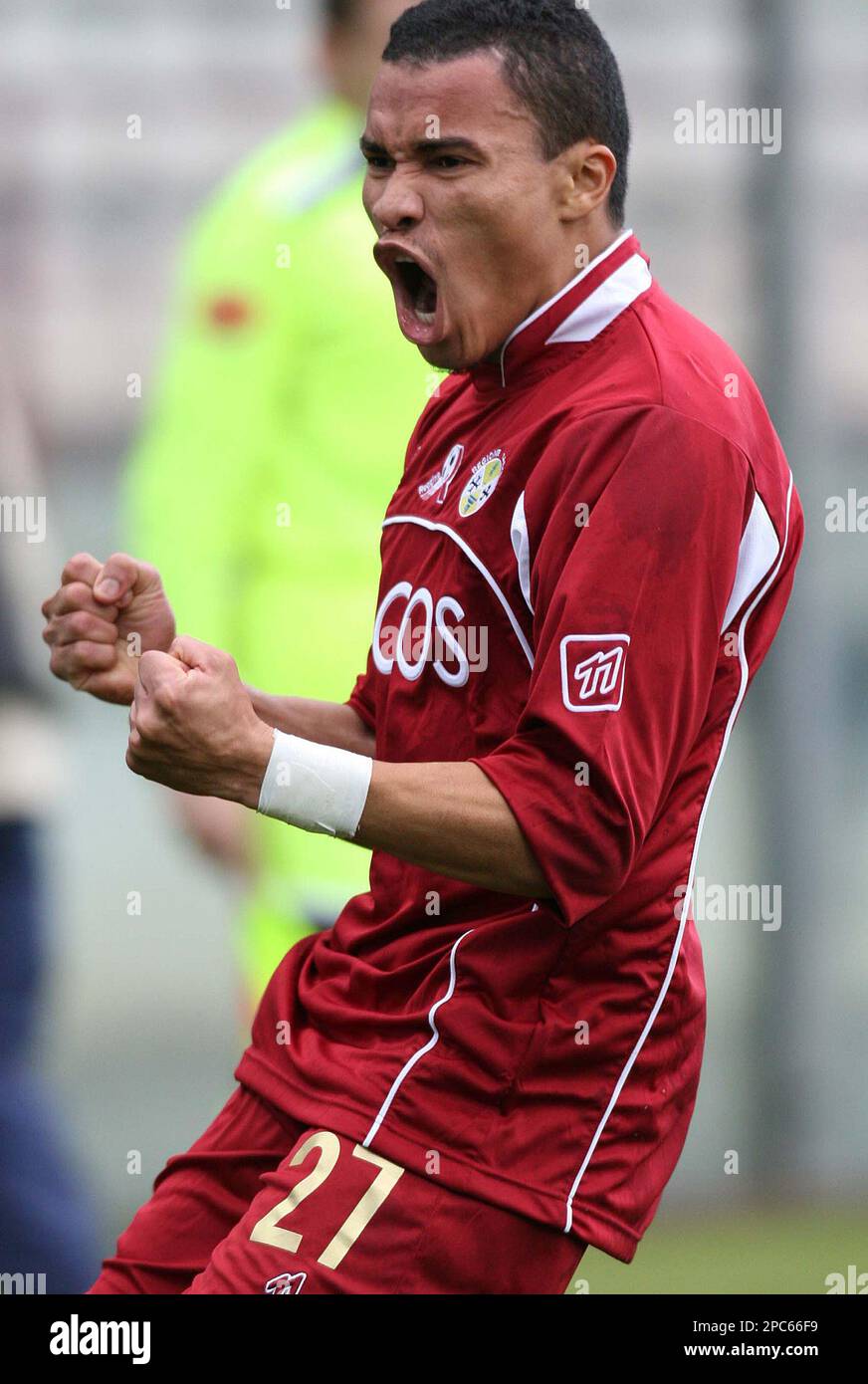 Reggina's Julio Cesar Leon celebrates scoring during the Italian Serie ...