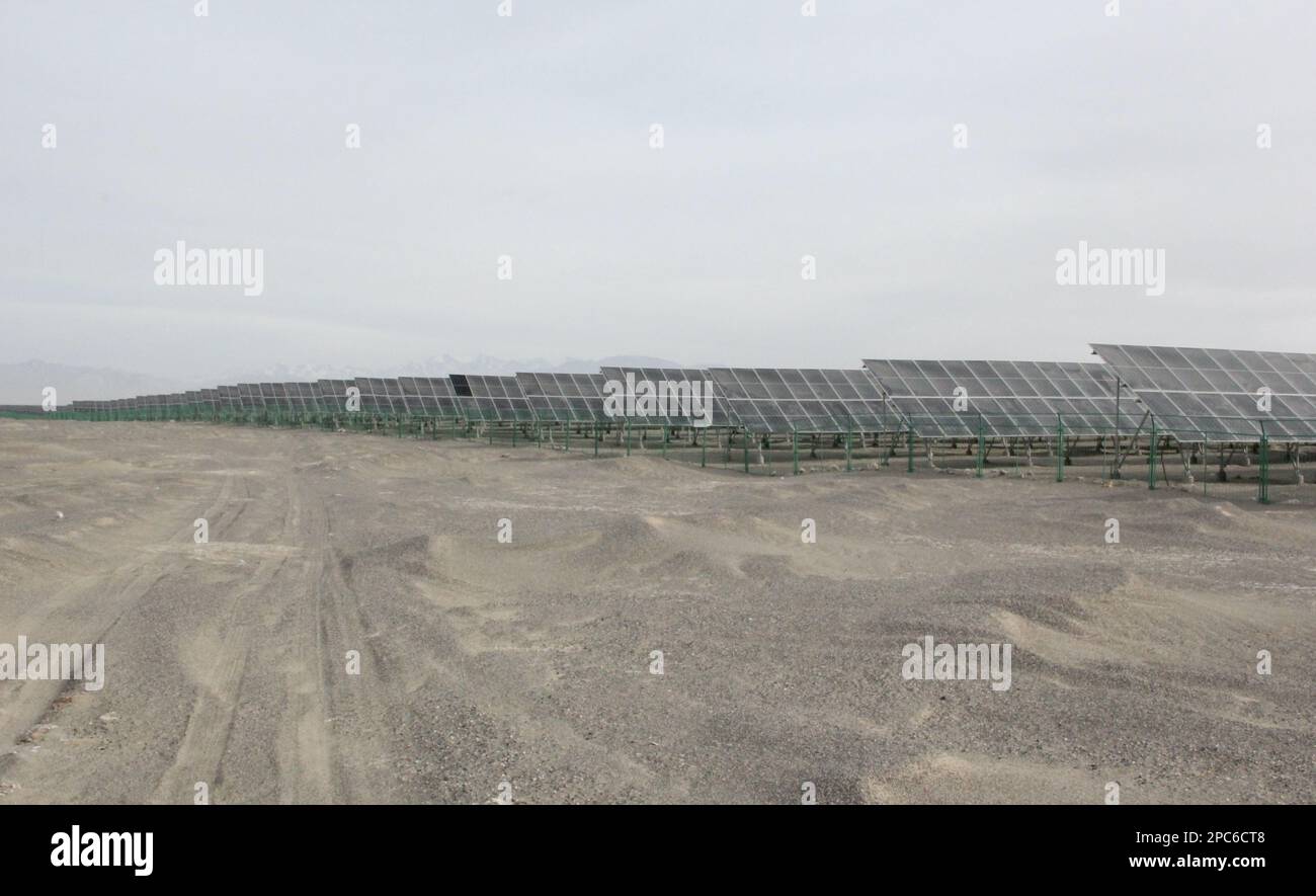 A 500-megawatt solar farm with an area of one square kilometers near ...