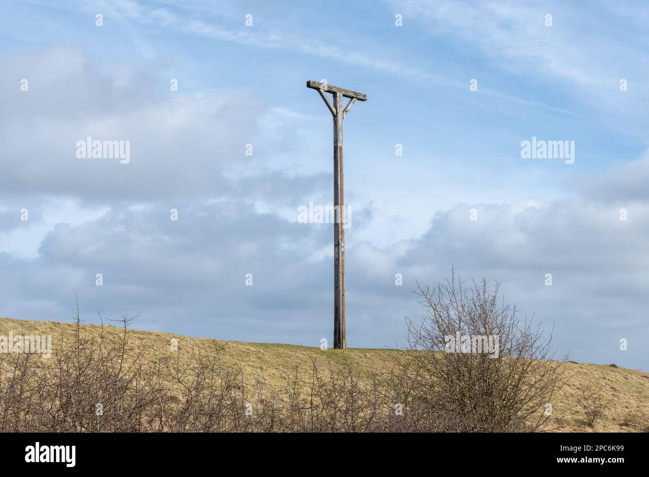 View of Combe Gibbet at the top of Gallows Down in Berkshire, England ...