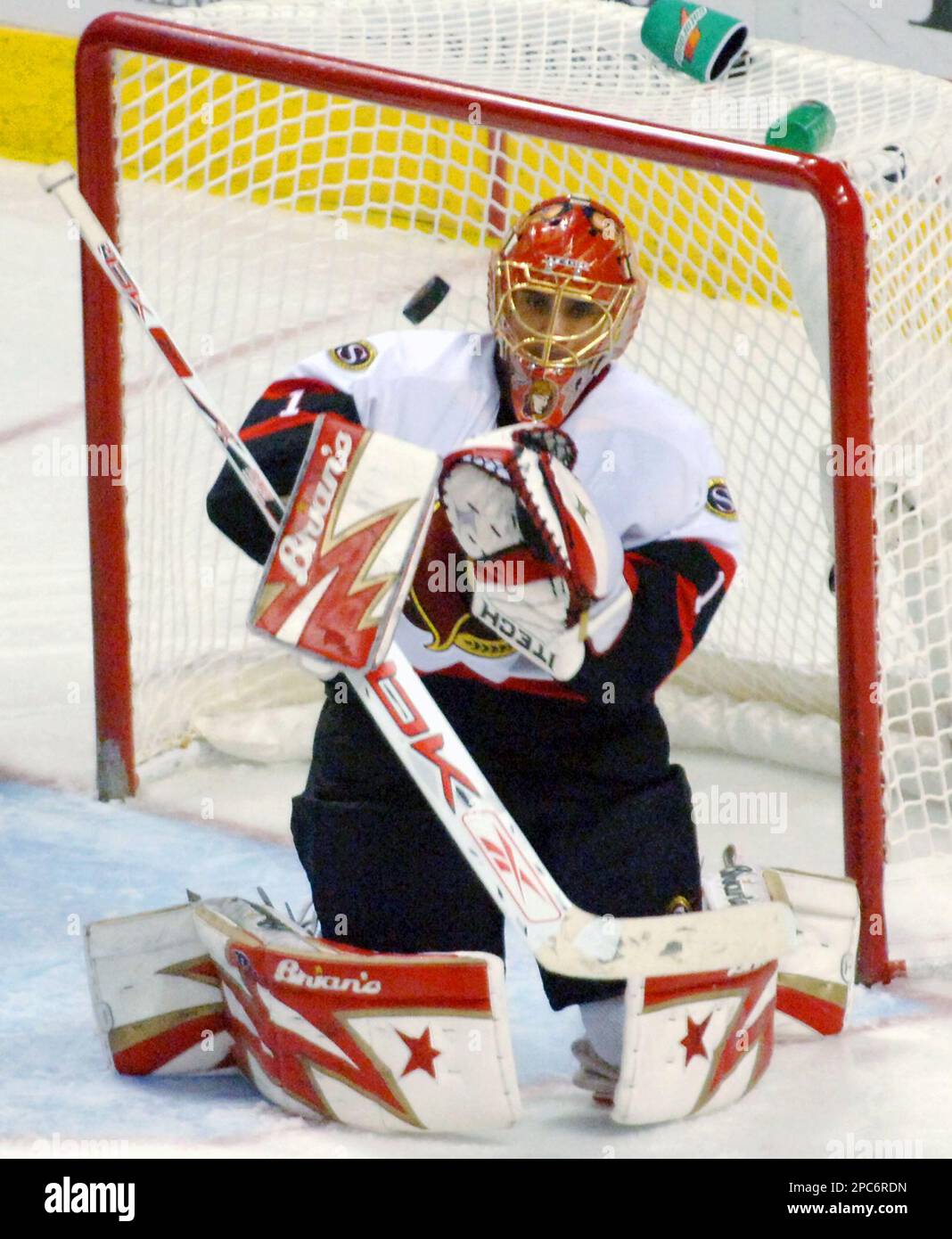 Ottawa Senators goalie Ray Emery (1) blocks a shot by the Buffalo ...