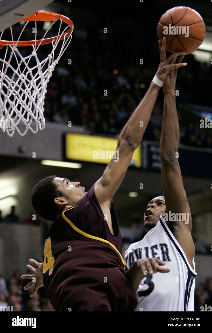 Arizona State forward Jeff Pendergraph (4) blocks a shot by Xavier ...