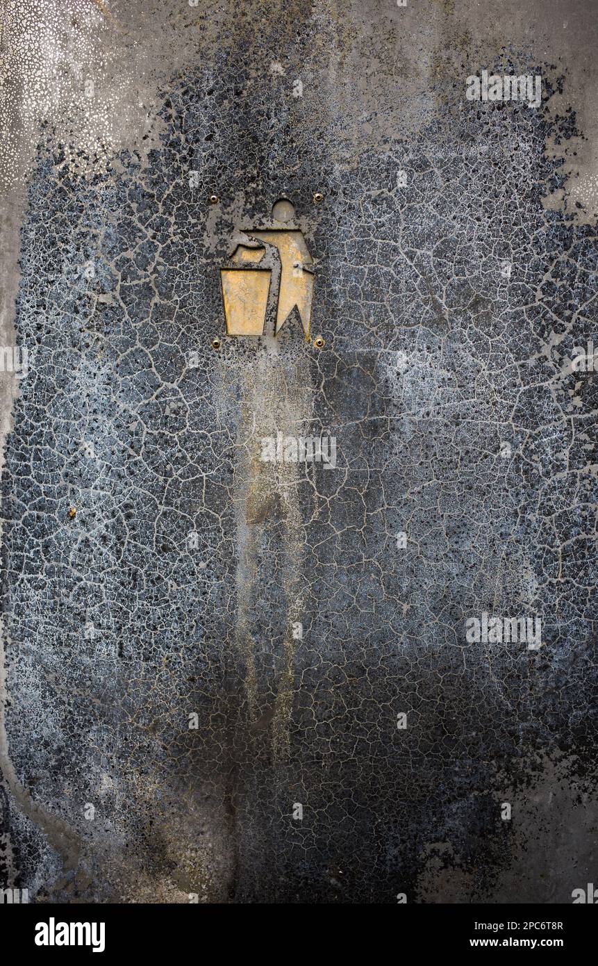 A grungy Keep Britain Tidy logo on a fire damaged waste bin Stock Photo ...