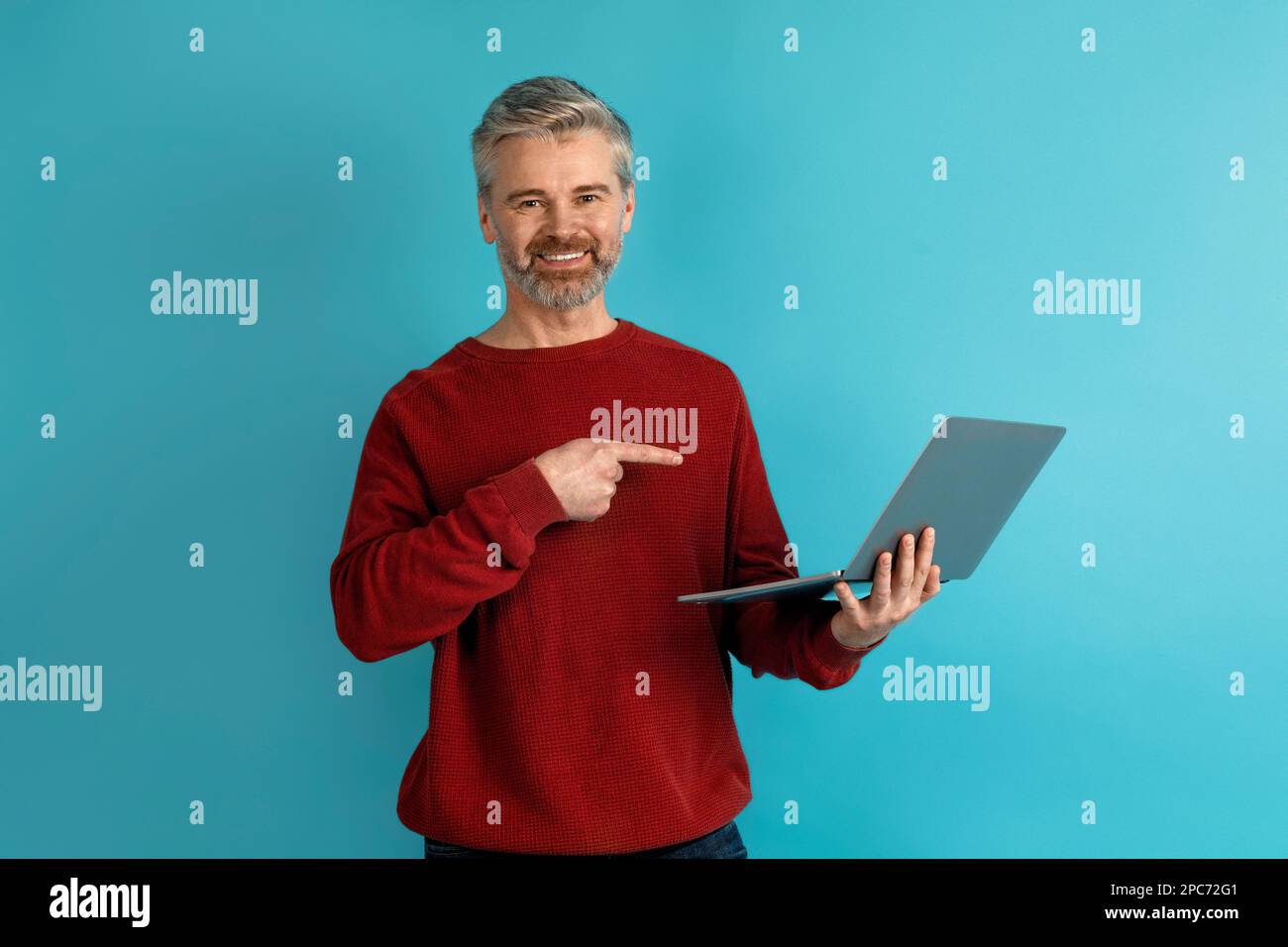 Middle aged caucasian male programmer hi-res stock photography and ...