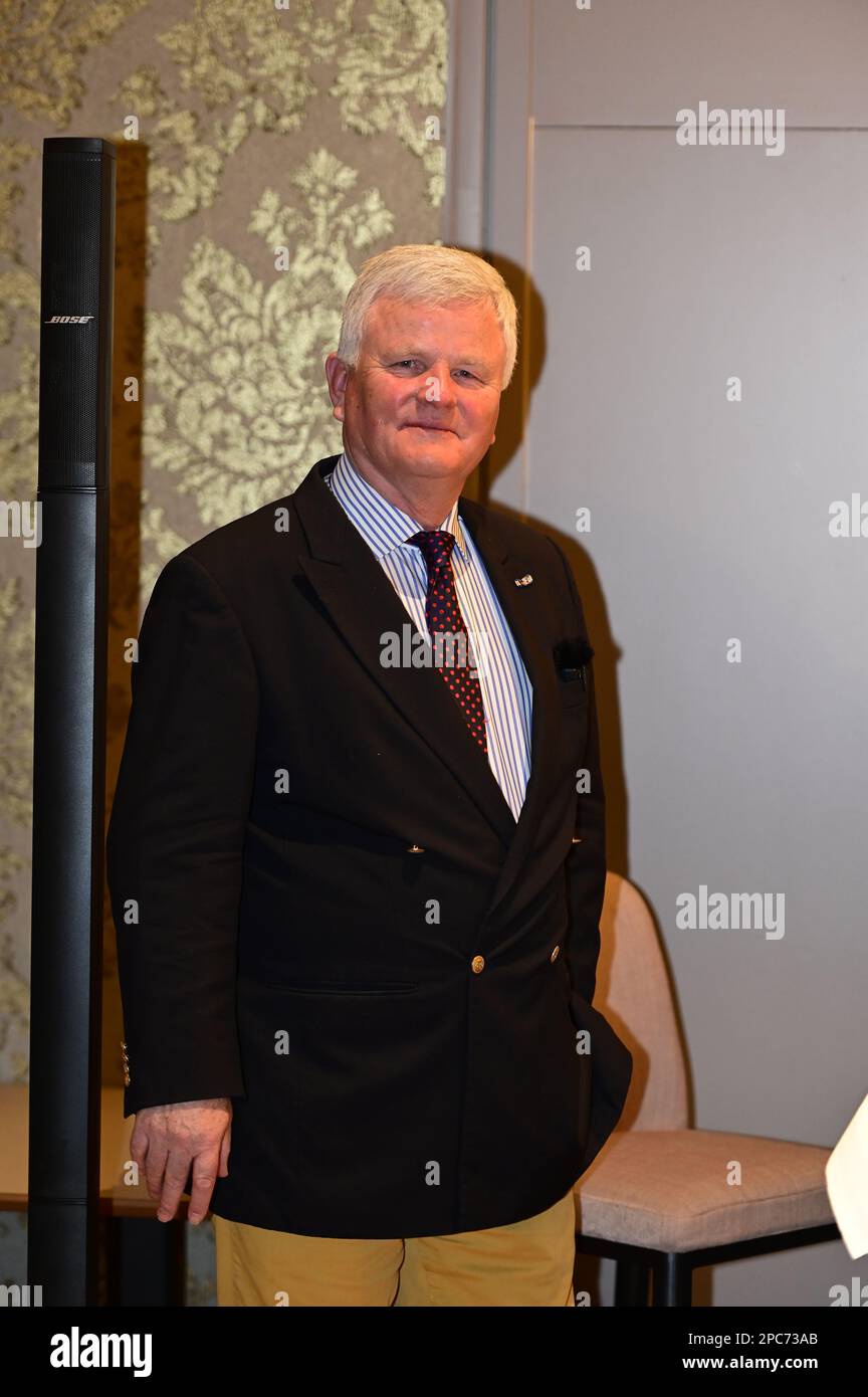 Georg Prinz zur Lippe beim Balkongespräch im Luisenhof. Dresden, 08.03. ...