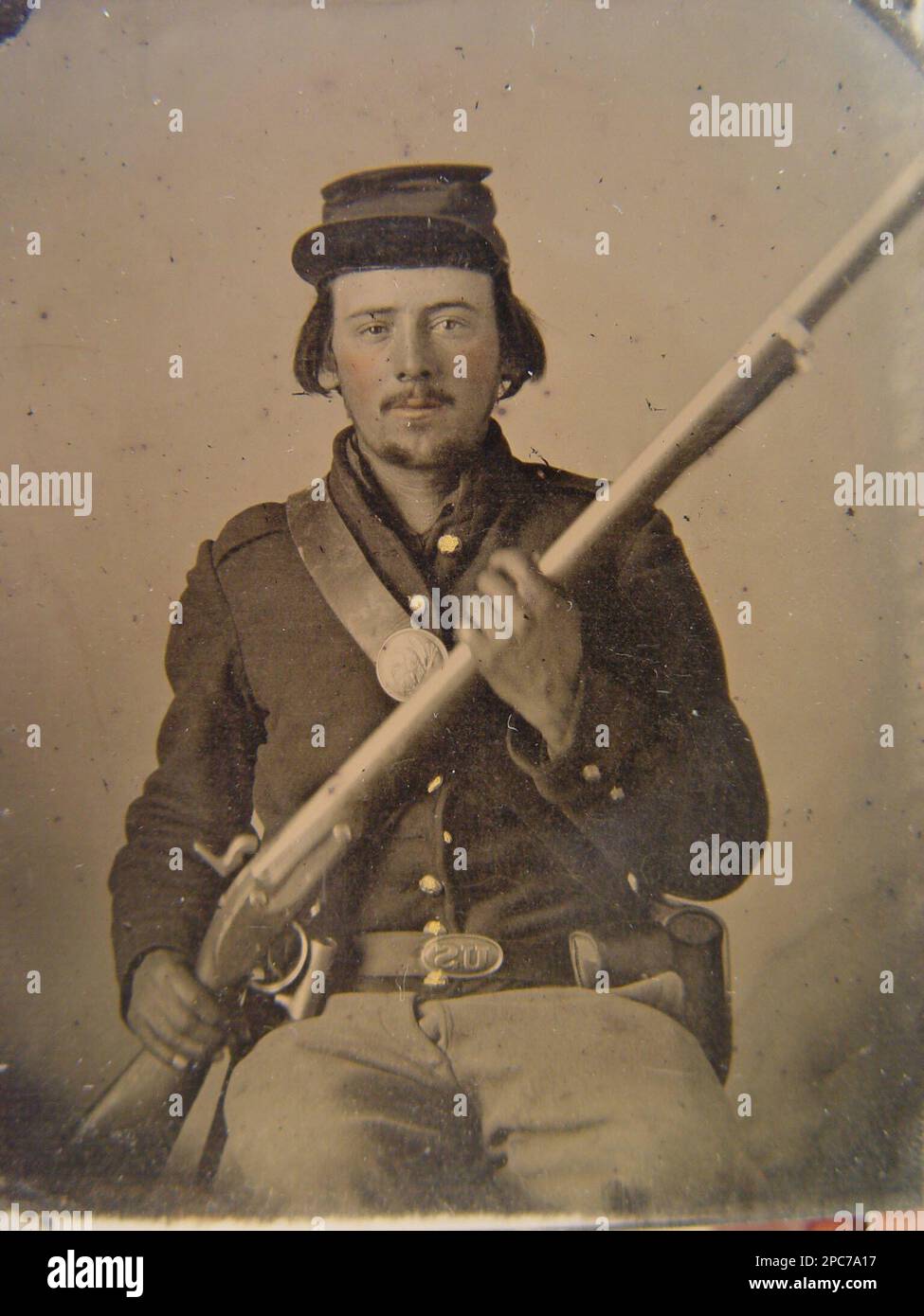 Unidentified soldier in Union uniform with musket and bayonet in ...