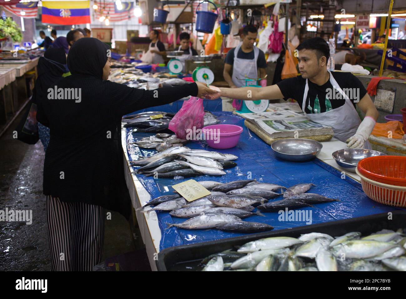 Malaysia, Kuala Lumpur, Chow Kit Market, fish Stock Photo - Alamy