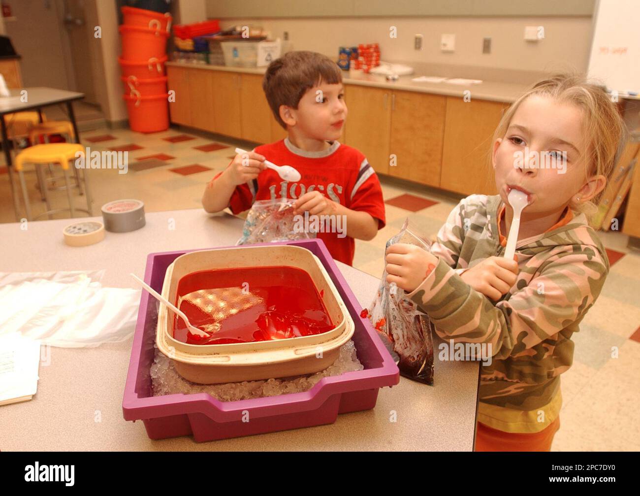 ** ADVANCE FOR WEEKEND DEC. 16-17 ** McKenzie Blaylock, 7, tries out ...