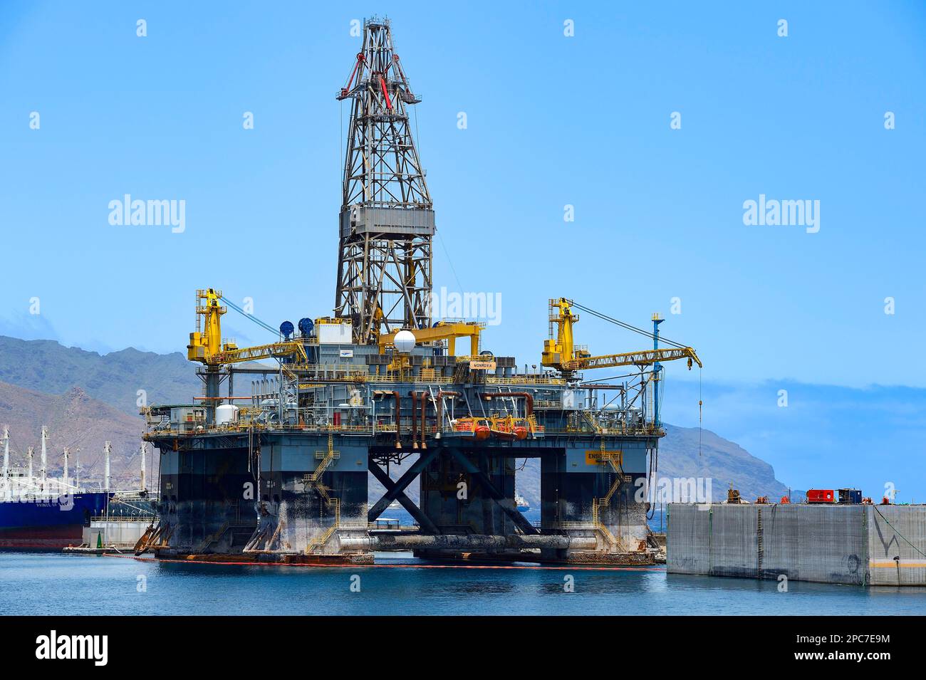 Industrial rig hi-res stock photography and images - Alamy