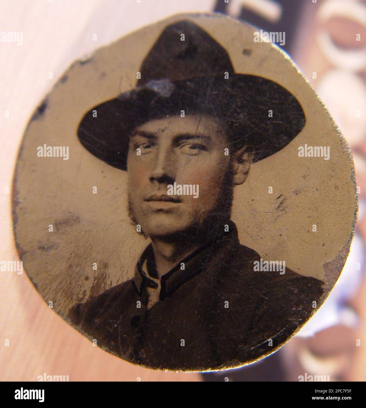 Unidentified soldier in Union uniform and slouch hat. United States ...