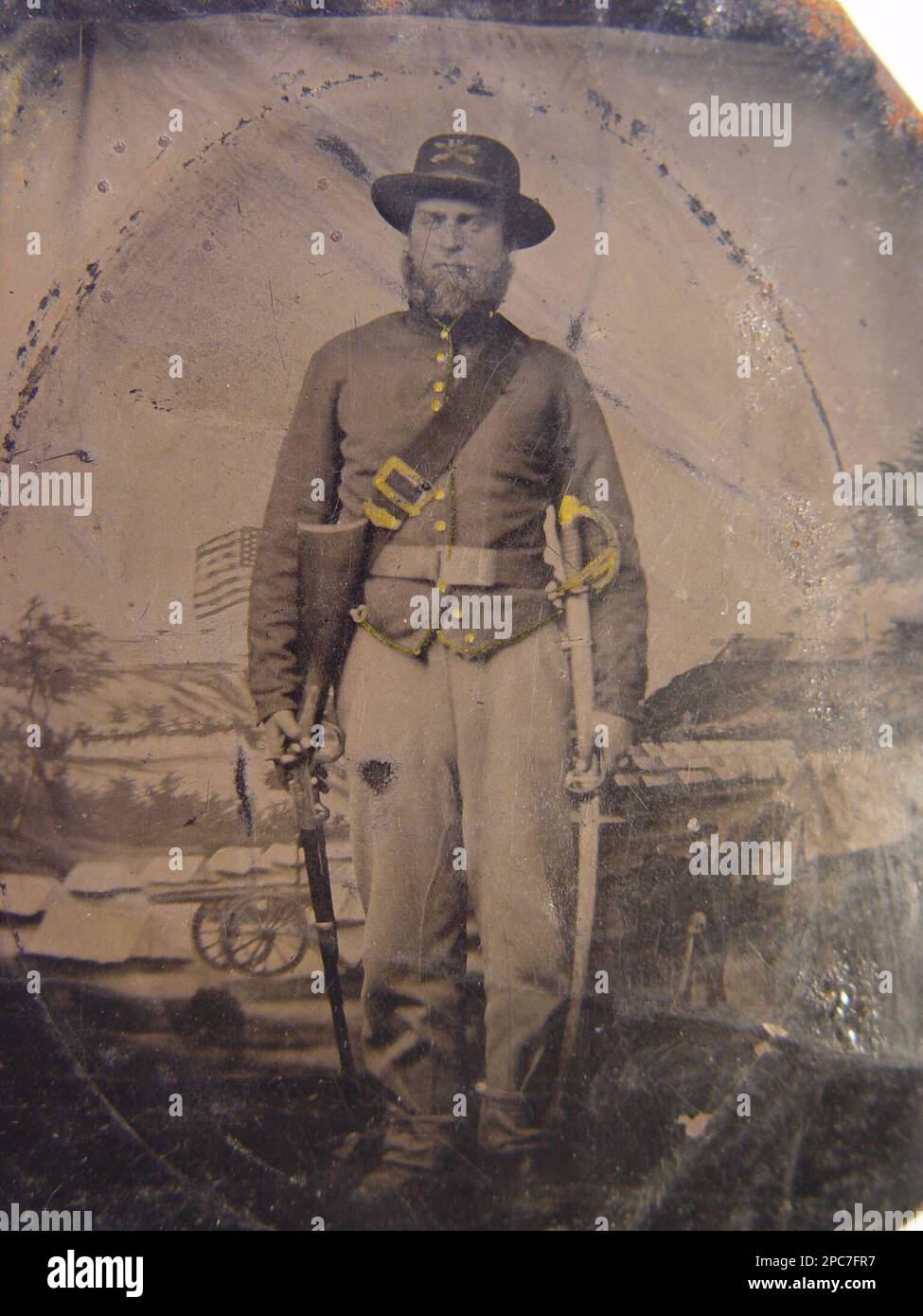 Unidentified soldier in Union shell jacket and cavalry officer's slouch ...