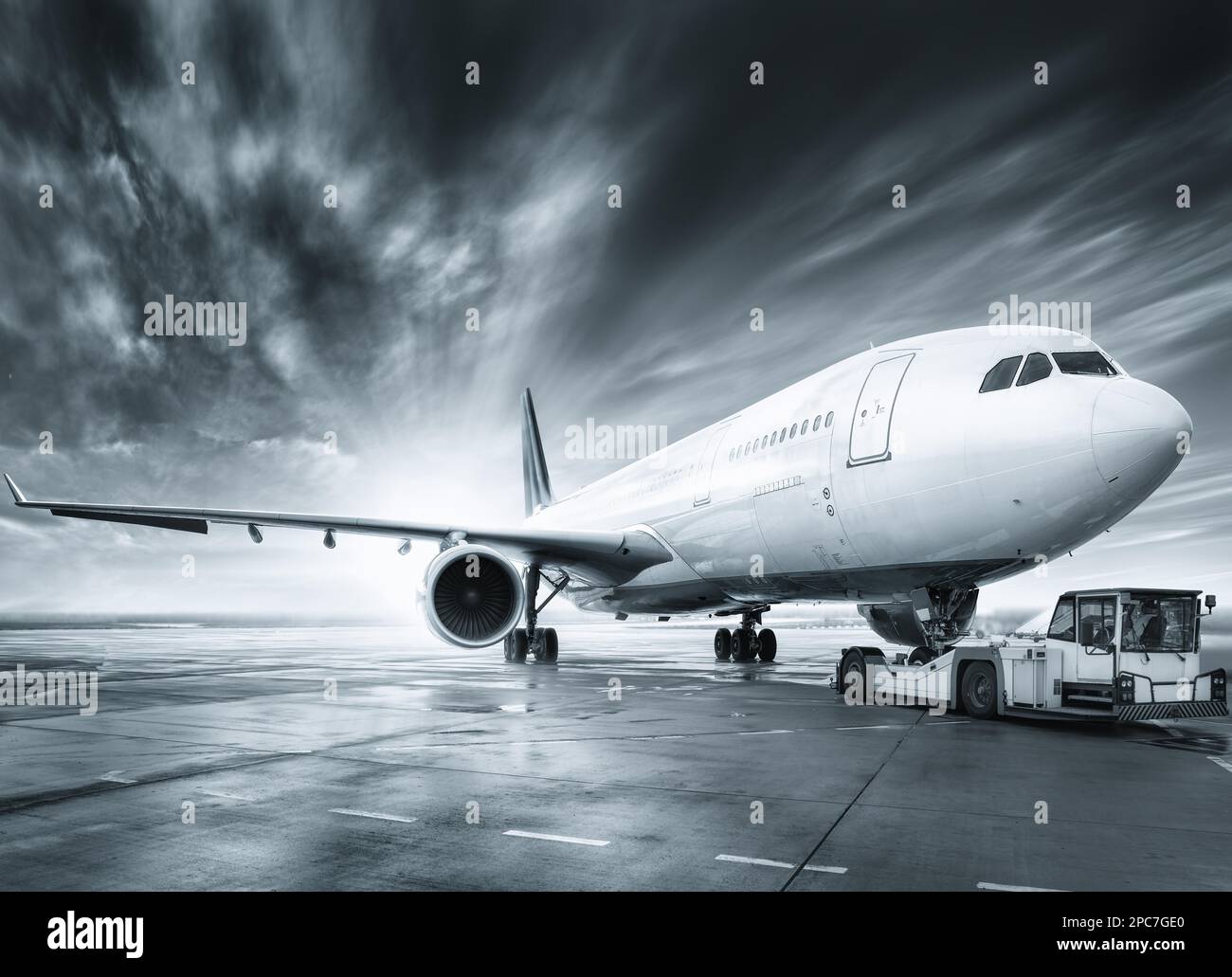 airplane getting prepared for take off Stock Photo - Alamy