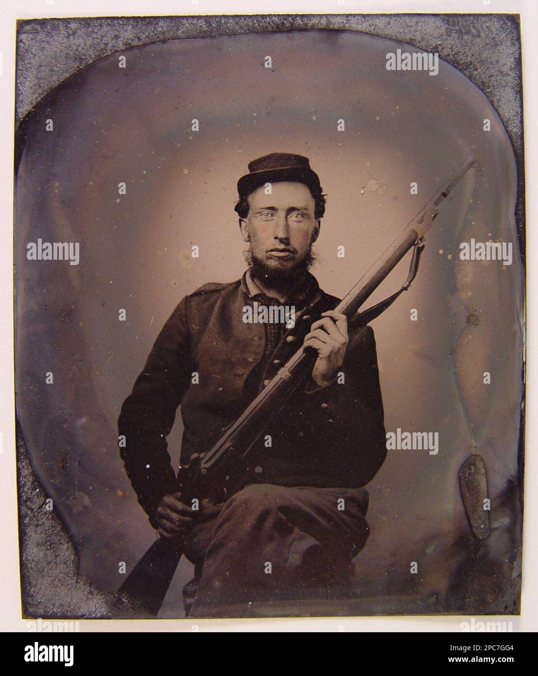 Unidentified soldier in Union uniform with bayoneted musket. United ...