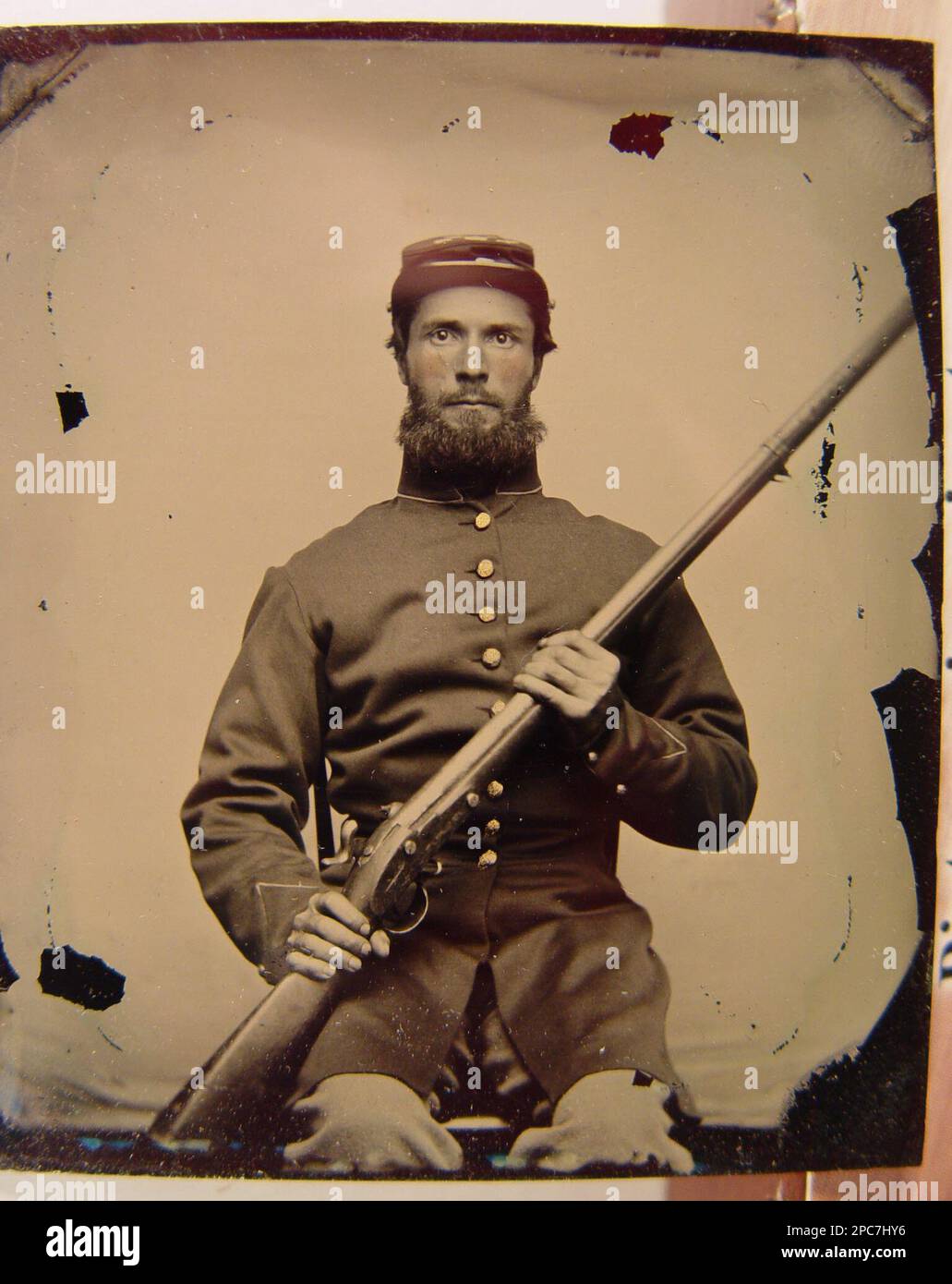 Unidentified soldier in Union uniform with musket. United States, Army ...