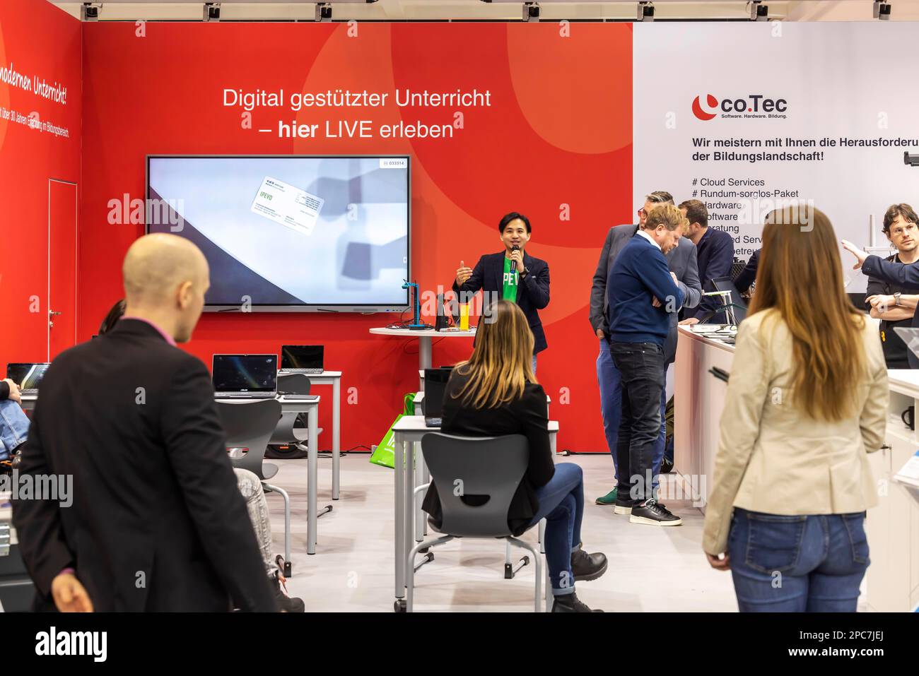 Presentation of digital teaching. The trade fair Didacta is Europes ...