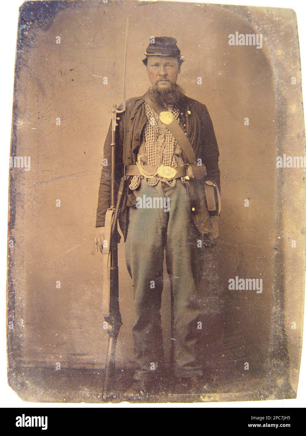 Unidentified soldier in Union uniform with bayoneted musket, haversack ...