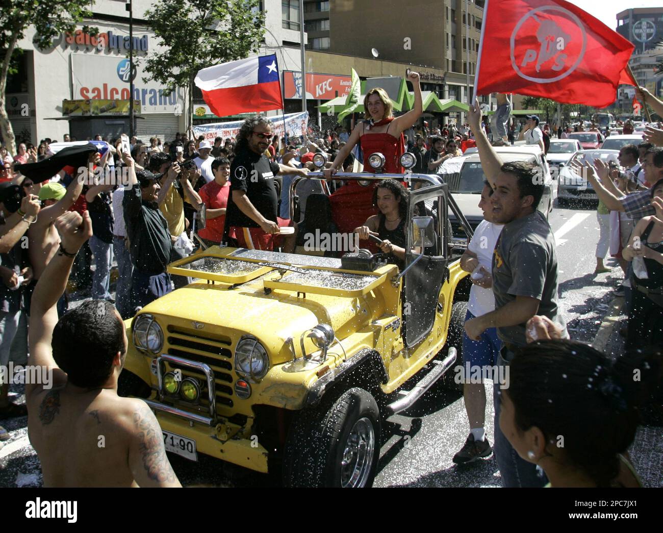 Opponents of former Chile's dictator Augusto Pinochet celebrate his ...
